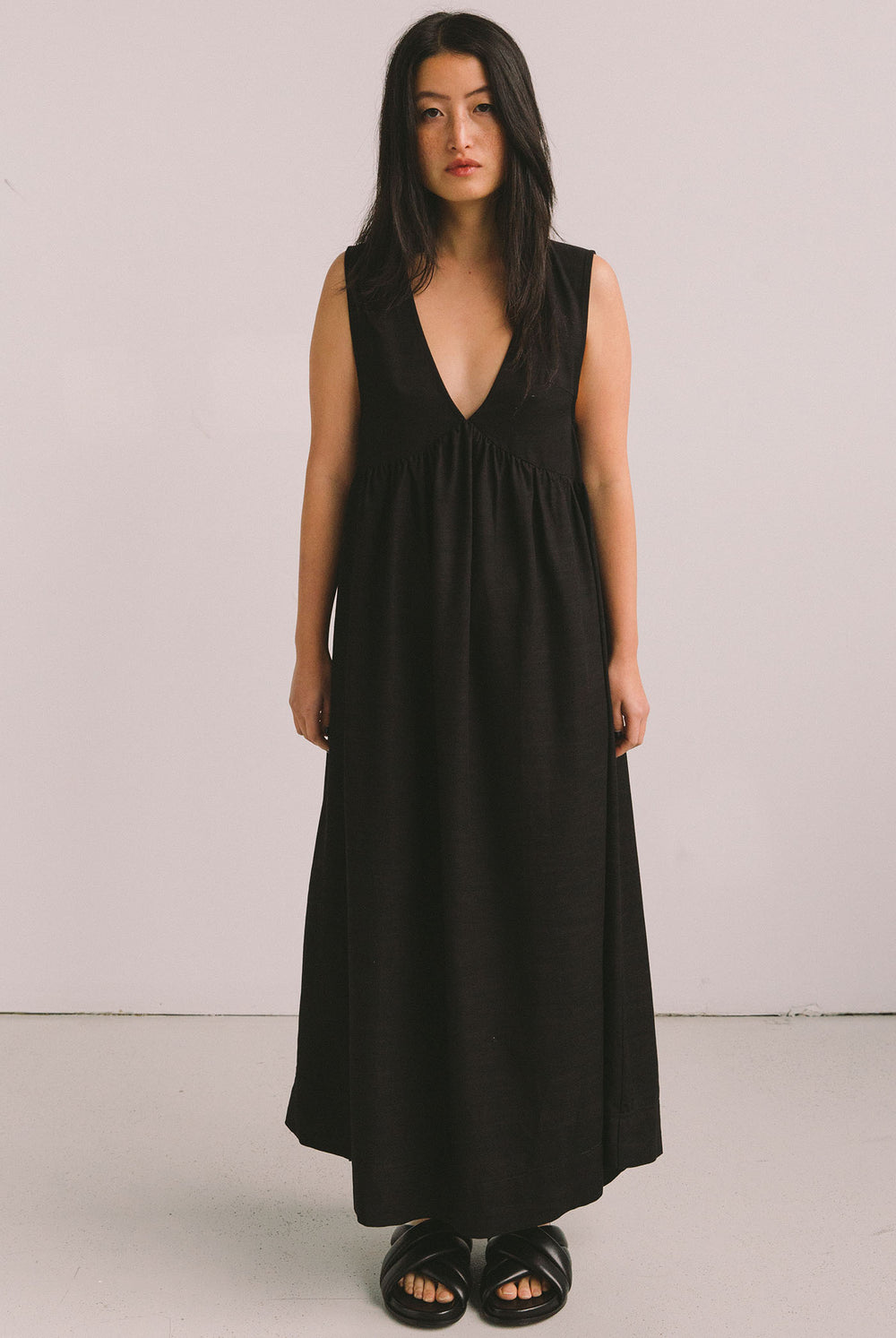 LEISURE DRESS - VINTAGE BLACK – The Weft